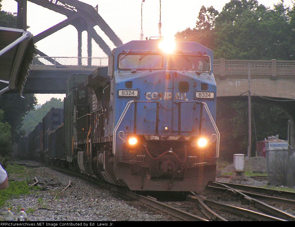 NS 8324 in Conrail paint